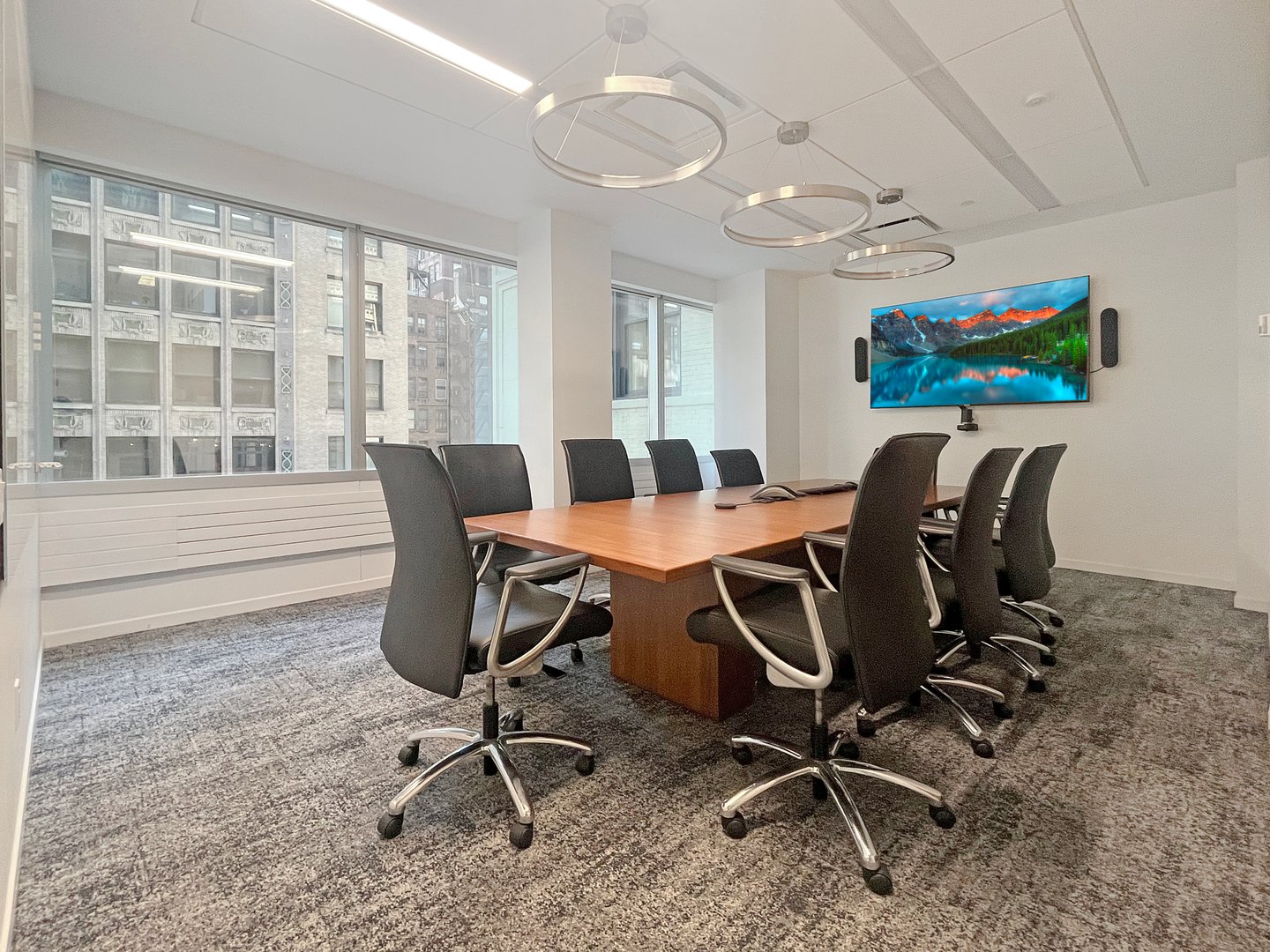 546 Fifth Avenue | 250 RSF (Sublease) | Noah & Co